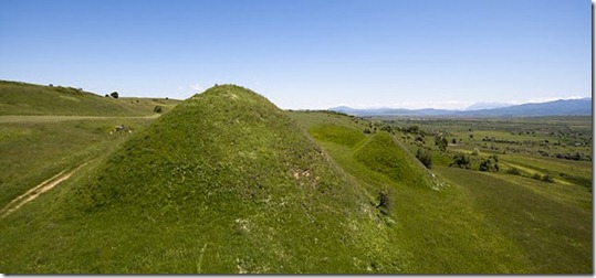 Piramidele si necropola tumulara de la Sona, jud.Brasov